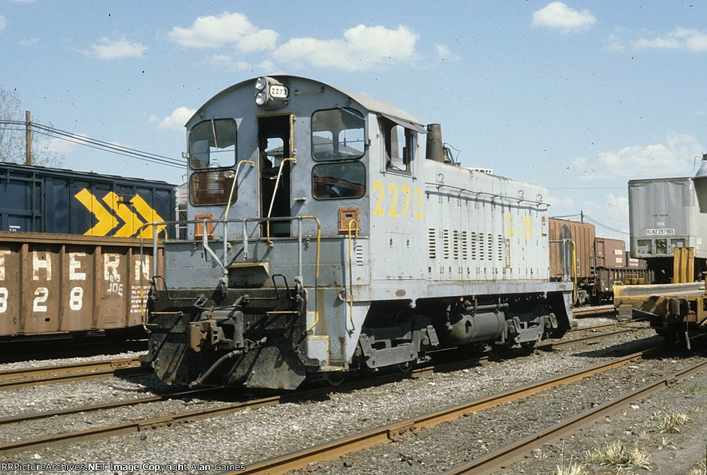 L&N SW9 2273